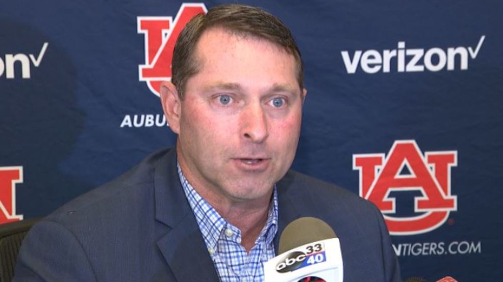 WATCH: Coach Butch Thompson speaks as Auburn heads to Omaha for CWS | WBMA