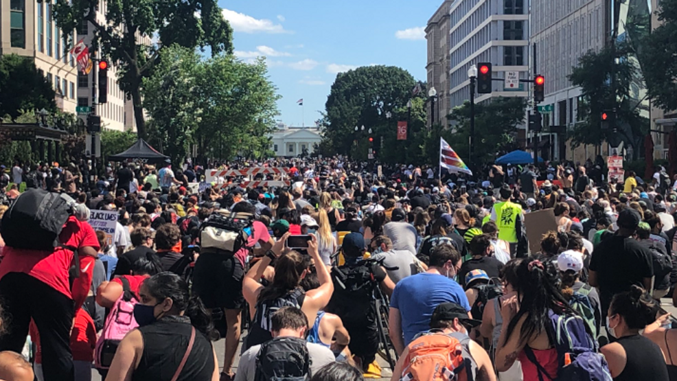 Thousands take a knee facing White House chanting 'I can't breathe' on ...
